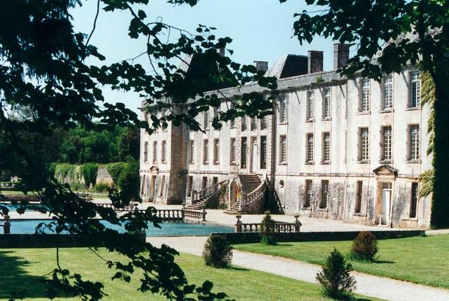 Château de Douhet – Galeries & Musées